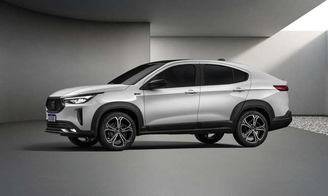 Fiat Fastback estreia com 3 versões turbo e parte de R$ 129.990