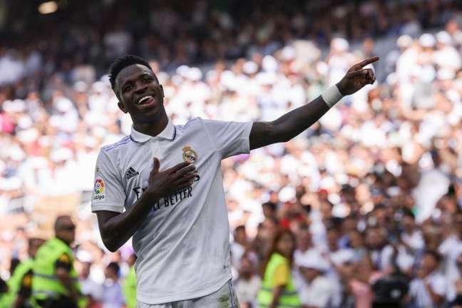 Real Madrid se posiciona após caso de racismo com Vini Jr.