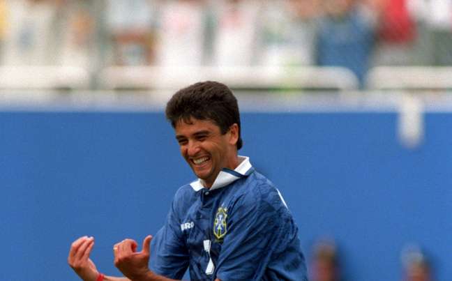 Tetracampeão, Bebeto completa 50 anos neste domingo; relembre carreira