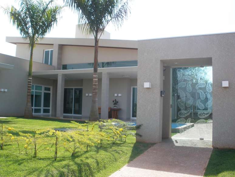 Acerte na escolha da porta de entrada da sua casa