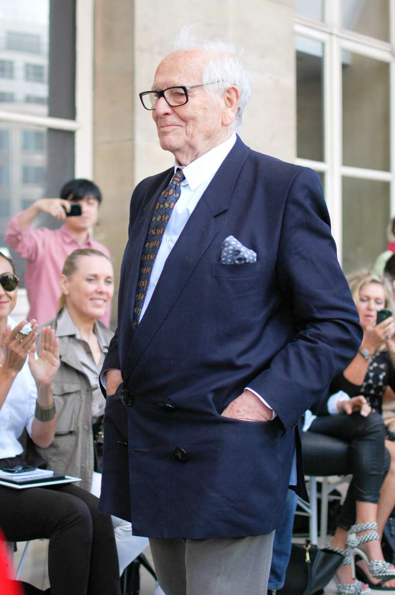 Aos 90 anos, Pierre Cardin diz que "quer morrer trabalhando"