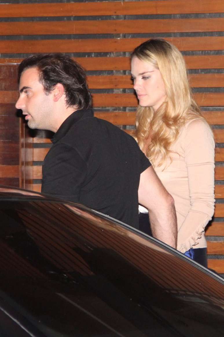 Famosos jantam no bairro do Leblon, no Rio de Janeiro