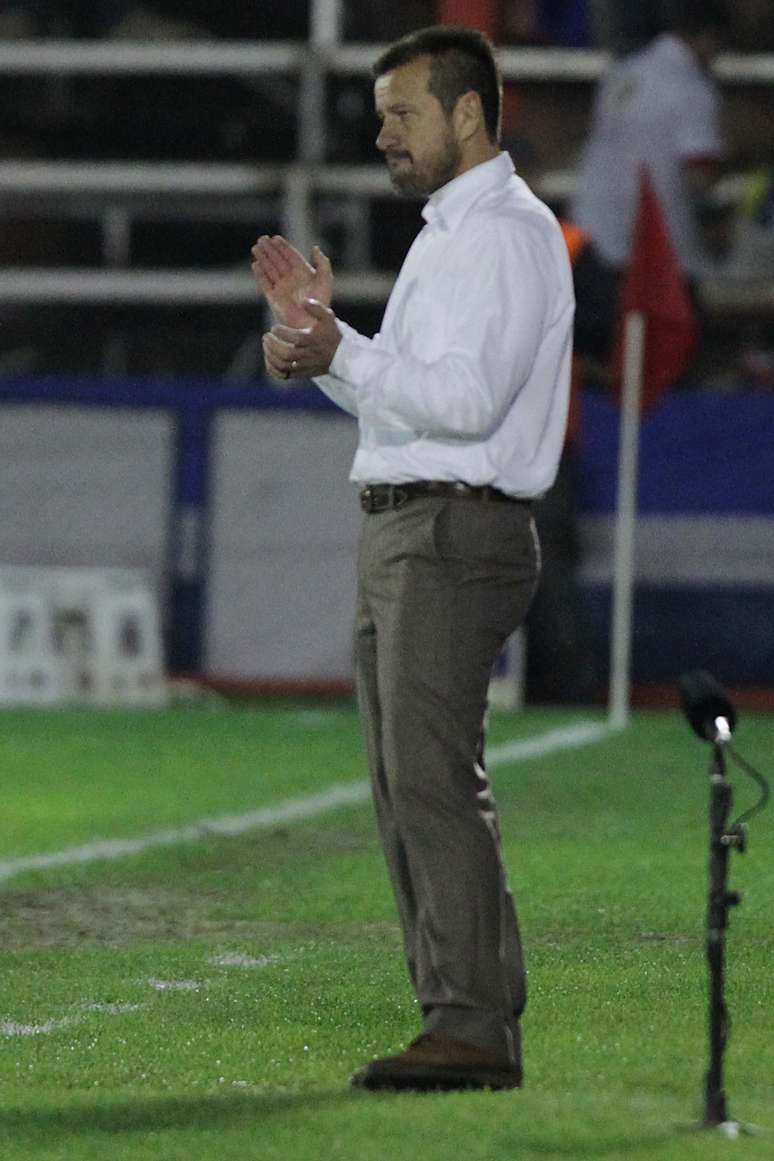 Conversa de 40 minutos entre Dunga e elenco marca treino do Inter