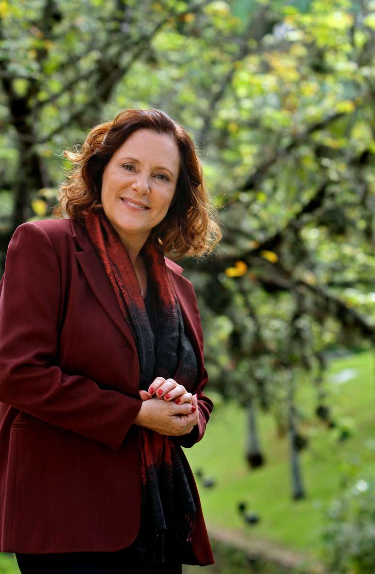 Jornal: Elizabeth Savalla não renova com a TV Globo