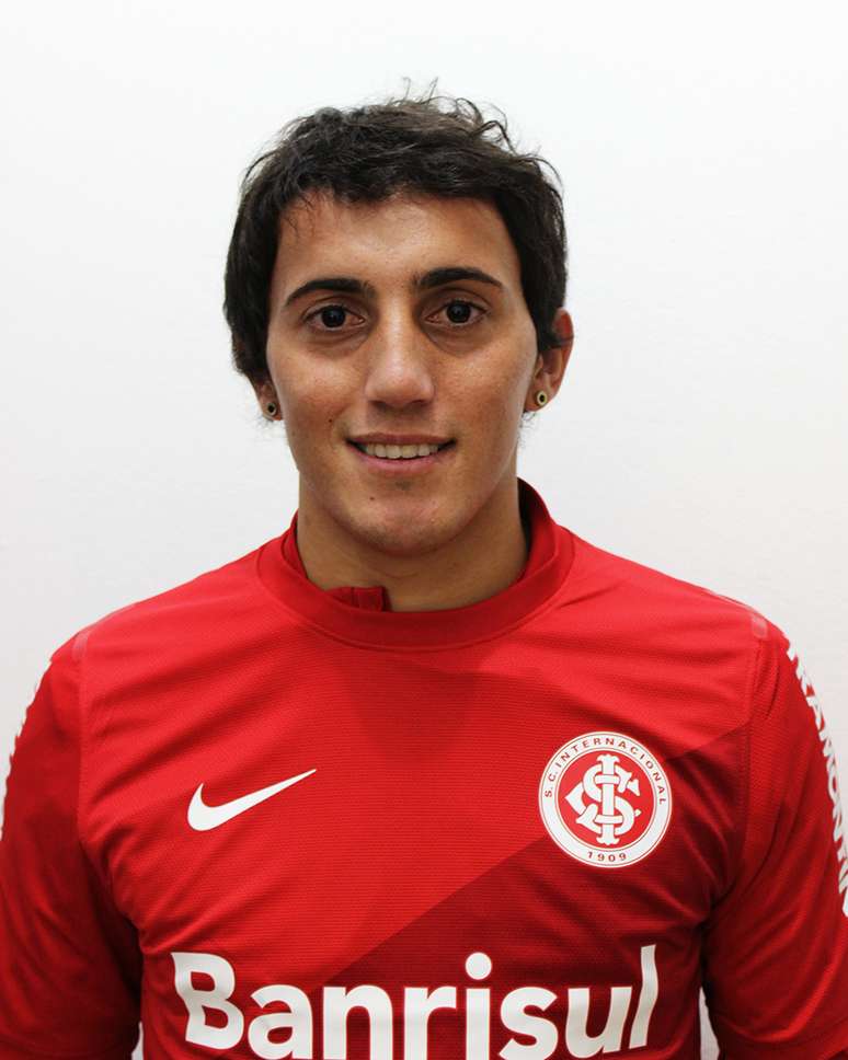 Aconselhado por D'Alessandro, Luque é apresentado no Inter