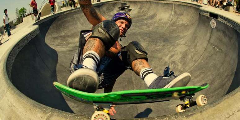 Skatista que inspirou 'Os Reis de Dogtown' morre aos 53 anos
