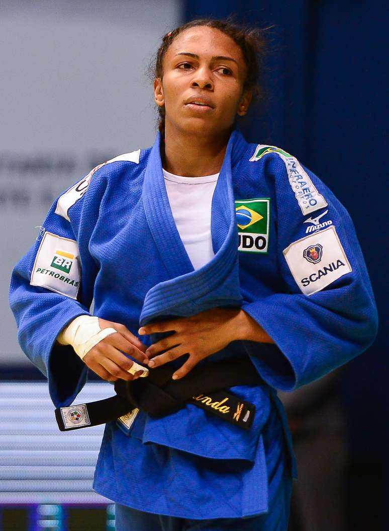 Mundial: Érika Miranda brilha e fatura 1ª medalha do Brasil