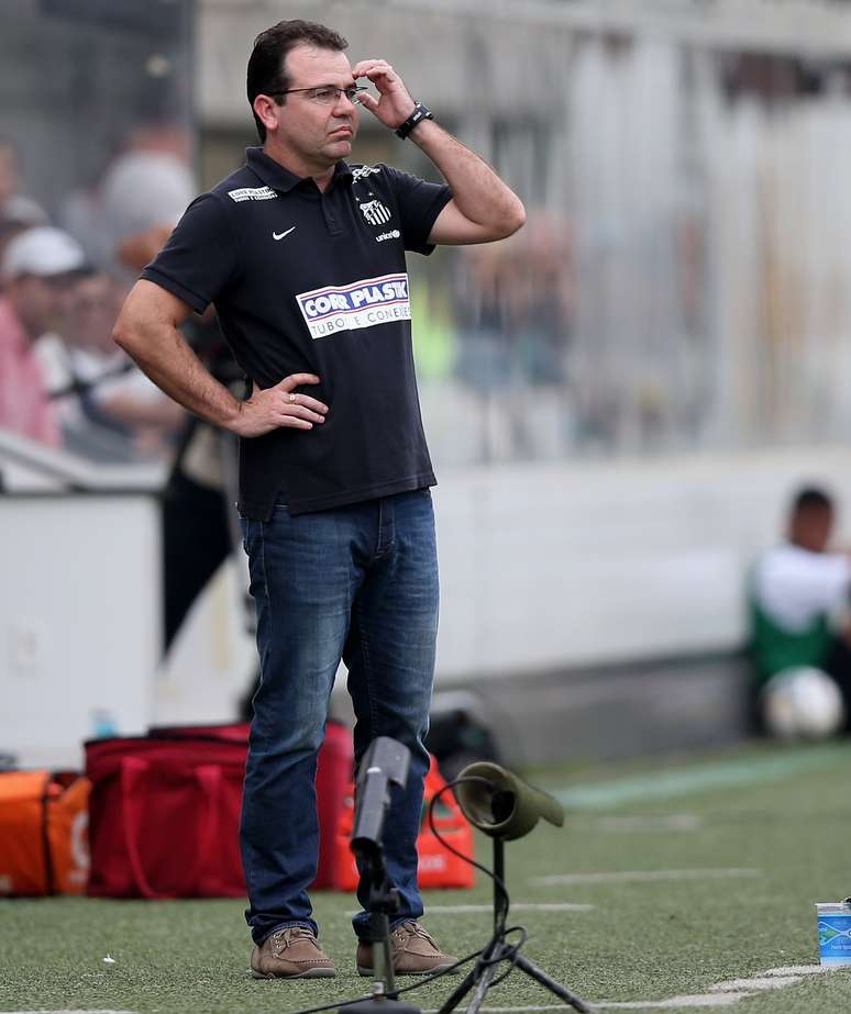 Enderson Moreira é demitido e deixa cargo de treinador do Santos