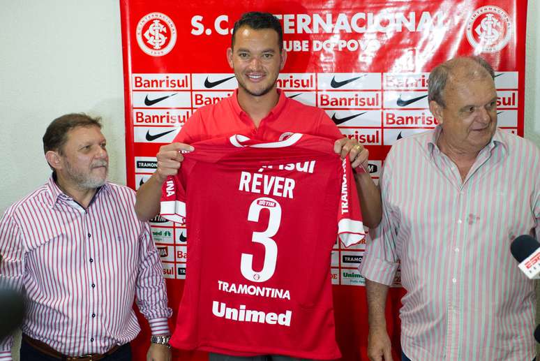 No Inter, Réver apaga passado: "não ganhei nada no Grêmio"