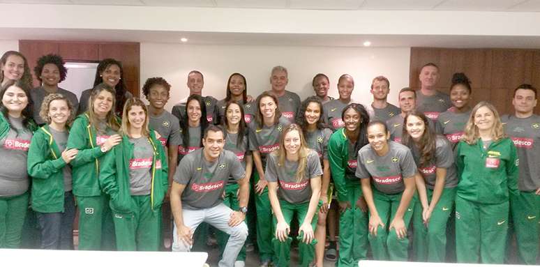 Seleção Feminina De Basquete Se Apresenta Para O Pan