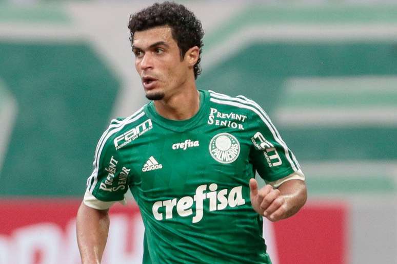 Egídio admite queda, mas se vê muito marcado e com sobrecarga no Verdão