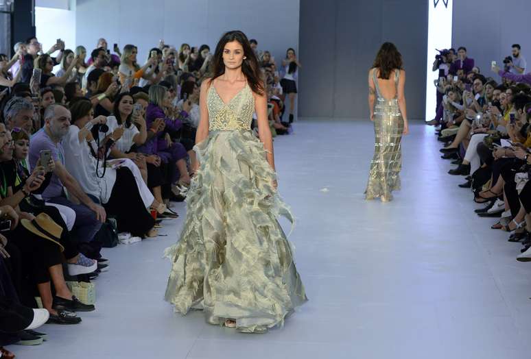 Decotadas, Isabeli e Carol Ribeiro arrasam no Minas Trend