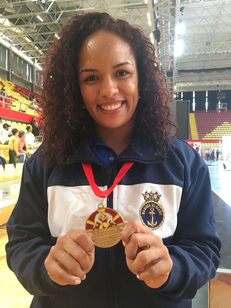 Aline Silva leva ouro no Campeonato Mundial Militar de Wrestling