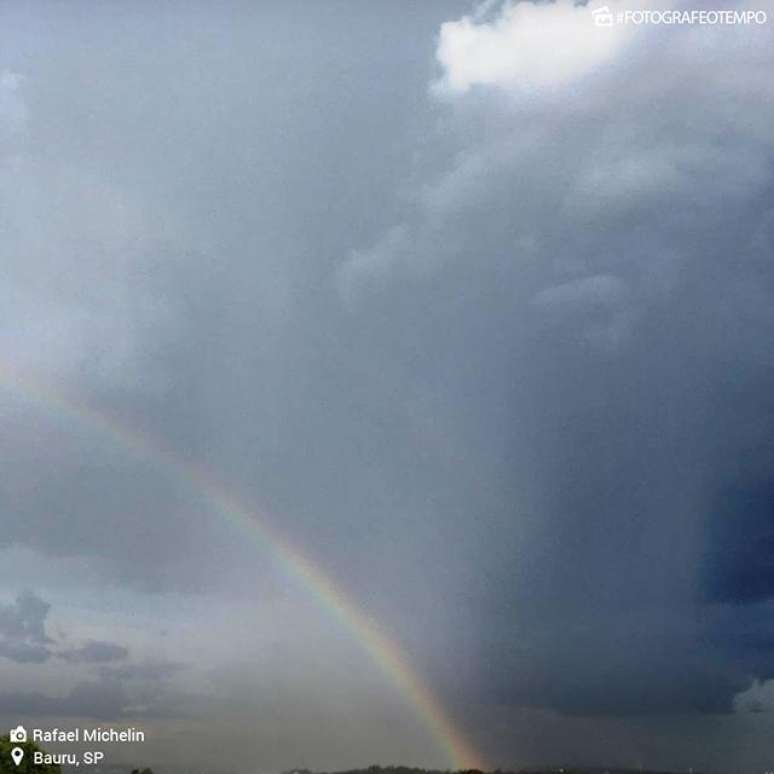 Nuvem rara aparece em SC e em GO
