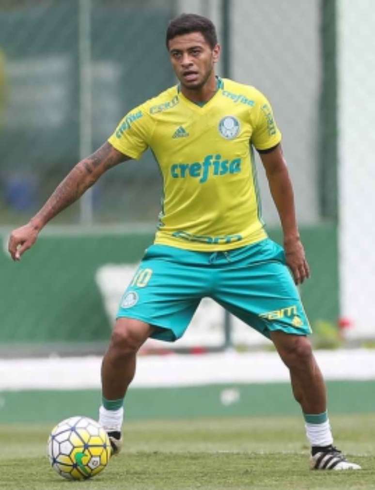 Cleiton Xavier deve trocar o Palmeiras pelo Vitória