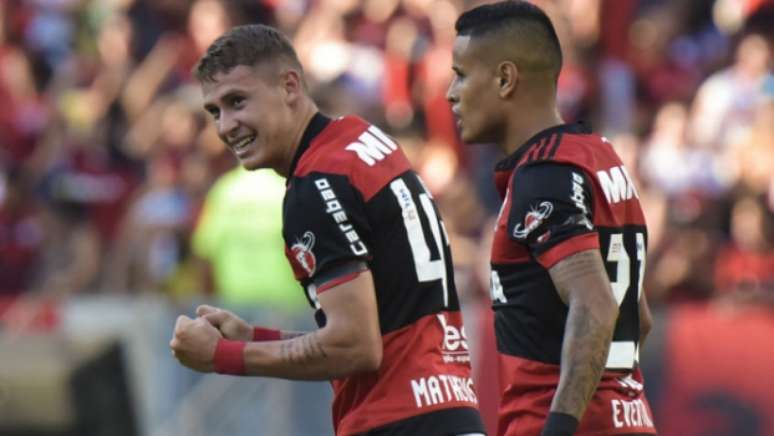 Matheus Savio é sincero ao explicar lance do gol do Fla: 'Tentei cruzar'