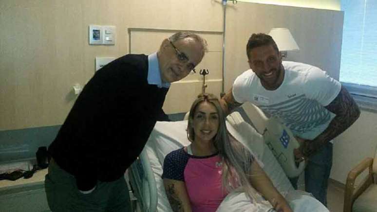 Lesionada desde janeiro, Thaisa realiza cirurgia em São Paulo