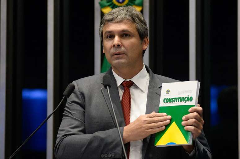 "Eu tenho muita esperança na forma do Lula governar", afirma Lindbergh