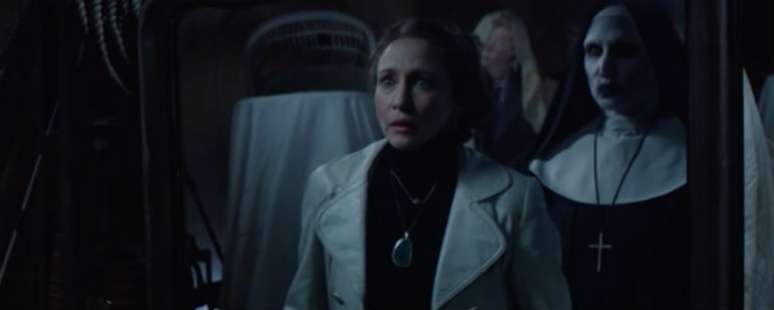 A Freira surge bem assustadora na primeira imagem do spin-off de ...