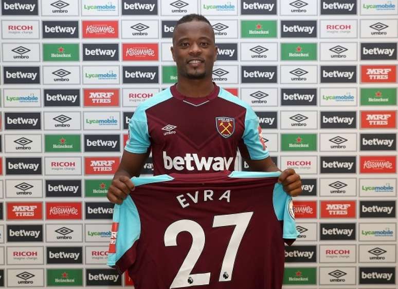 West Ham anuncia dispensa de Patrice Evra e James Collins