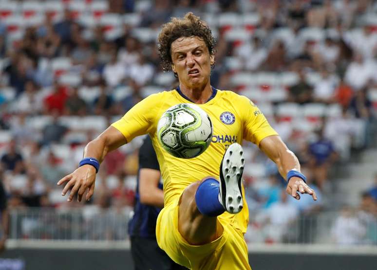 David Luiz diz que deseja continuar no Chelsea e crescer com ajuda de ...