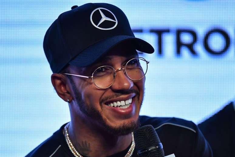 Hamilton nomeado como personalidade do ano em premiação de gala da FIA