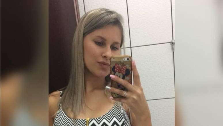 Jovem que foi queimada pelo namorado é enterrada nesta sexta-feira