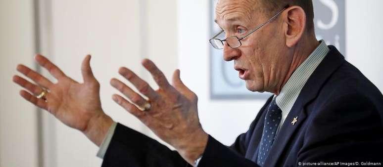 Diretor do Serviço Secreto dos EUA deixa o cargo