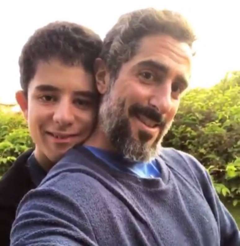 Marcos Mion e filho dançam Michael Jackson: "somos felizes"