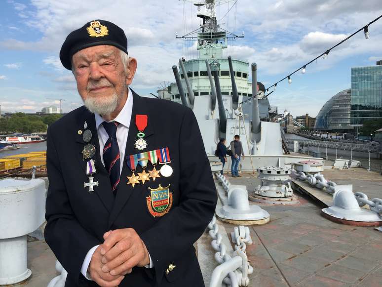 Veterano britânico relembra Dia D antes de reunião de líderes na Normandia
