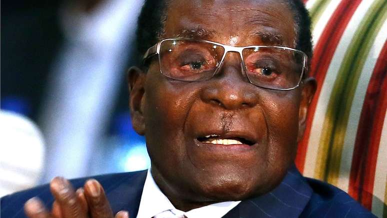 Robert Mugabe: de herói guerrilheiro a líder autoritário, as muitas ...
