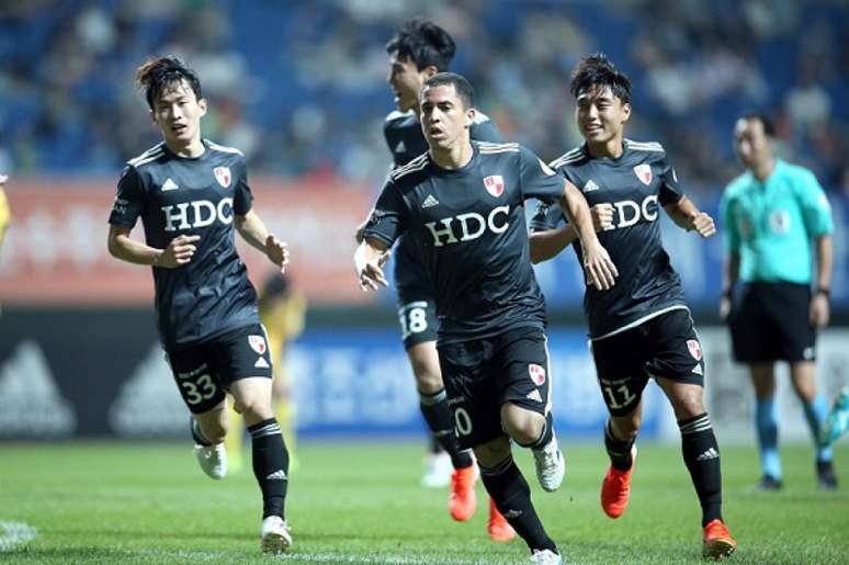Ídolo no Busan, Rômulo quer foco do clube em acesso para K-League