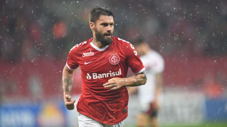 Diretoria do Internacional não procurou Rafael Sobis para renovação
