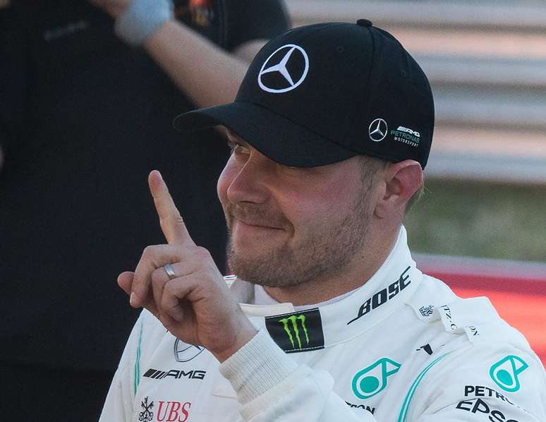 "Seria burro" se não permanecesse na Mercedes em 2021, diz Bottas