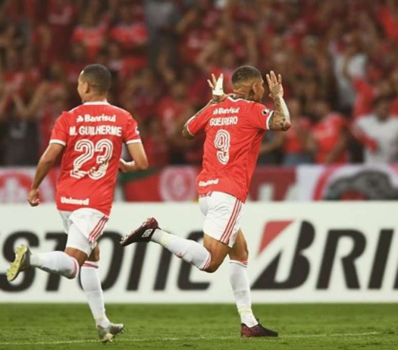 Paolo Guerrero vibra com atuação do Internacional