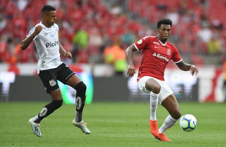 Há 85 anos, Santos e Internacional se enfrentavam pela primeira vez