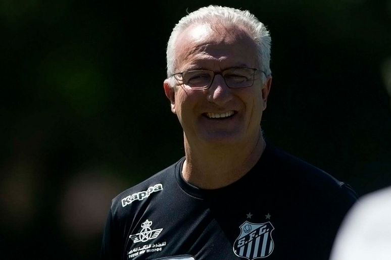 Dorival Júnior fala sobre Santos de 2010: "Era prazeroso ver jogando"