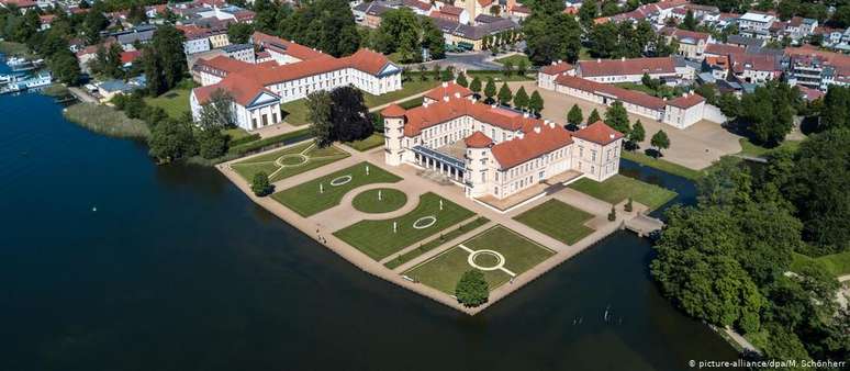 Orquestra boliviana está presa há mais de dois meses na Alemanha