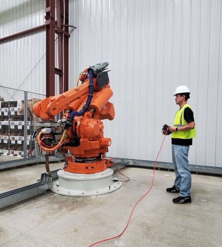 Automação de processos por meio de robôs ganha cada vez mais espaços ...