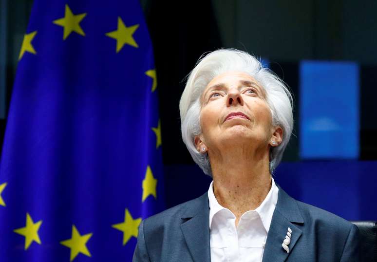 Governos da UE e BCE precisam fazer mais para superar crise, diz Lagarde