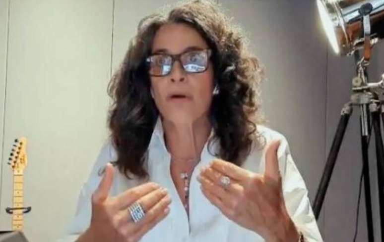 Simone afirma que sofreu bullying por música 'Então é Natal'