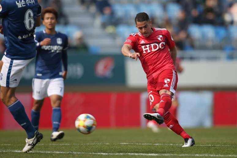 Em alta na Coreia do Sul, Rômulo destaca grande ano no Busan I Park