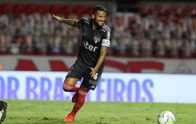 Recorde de jogos e marca de gols: Reinaldo vive boa fase no São Paulo