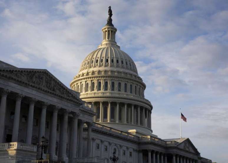 Congresso dos EUA aprova pacote anti-Covid de US$ 900 bilhões
