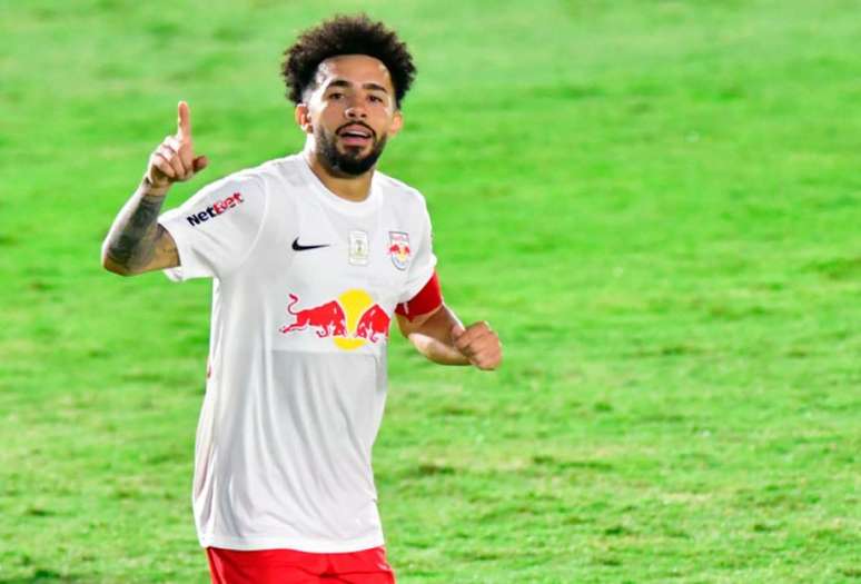 Mais que artilheiro: Claudinho tem números de destaque no Brasileiro