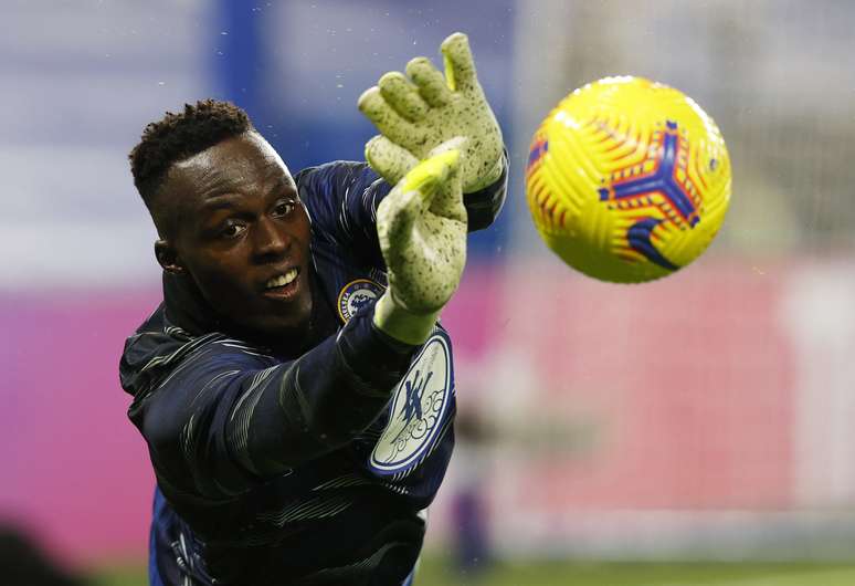 Mendy merece ser goleiro titular do Chelsea, diz Tuchel