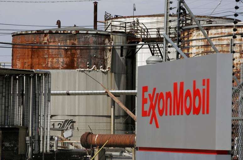 Lucro da Exxon supera previsões com alta do petróleo e força de ...