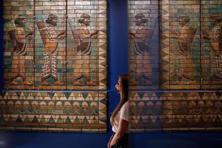 Exposição sobre Irã exibe 5 mil anos de artefatos em museu de Londres