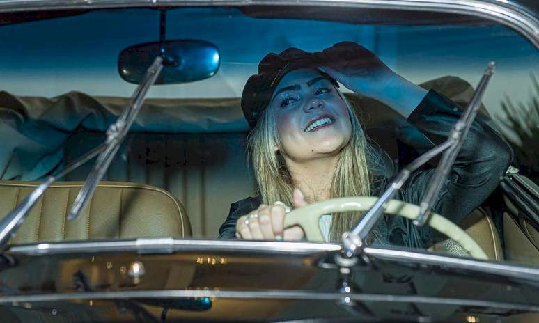 Cantora Vittoria Dutra adia festa de 15 anos por conta da pandemia