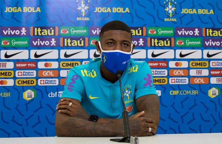 Brasileiro Emerson é confirmado como reforço do Barcelona